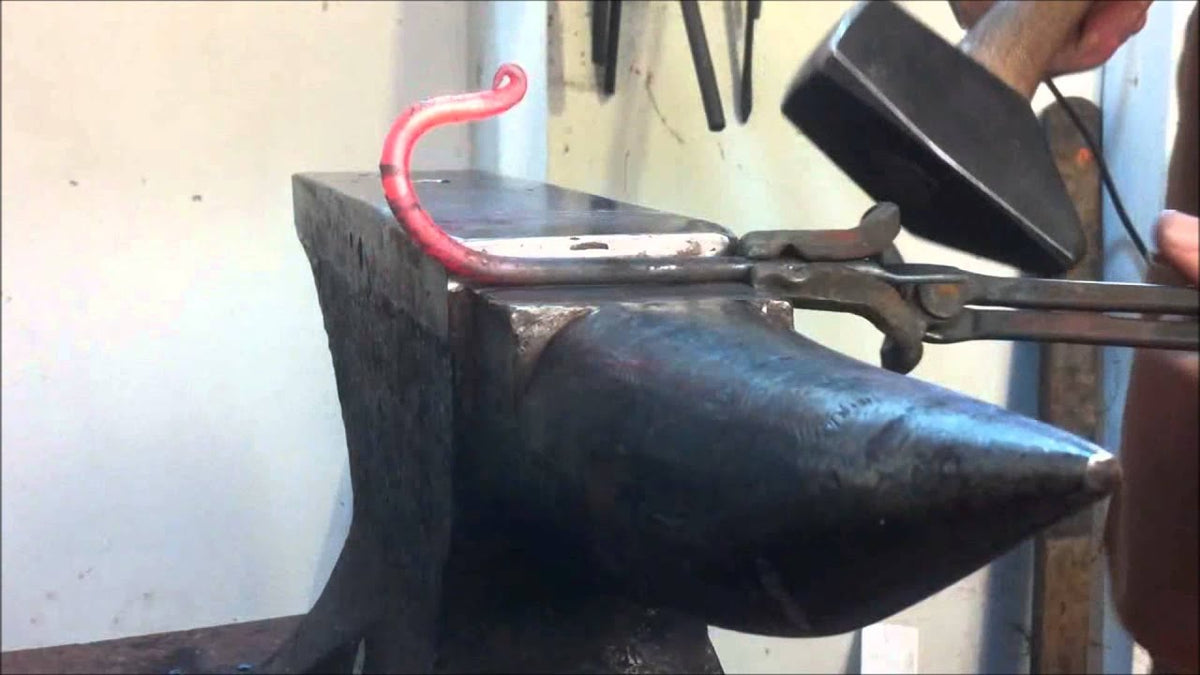 How to hand forge a Coat Hook by Jarom Rush (7 years ago) – Vibrynt